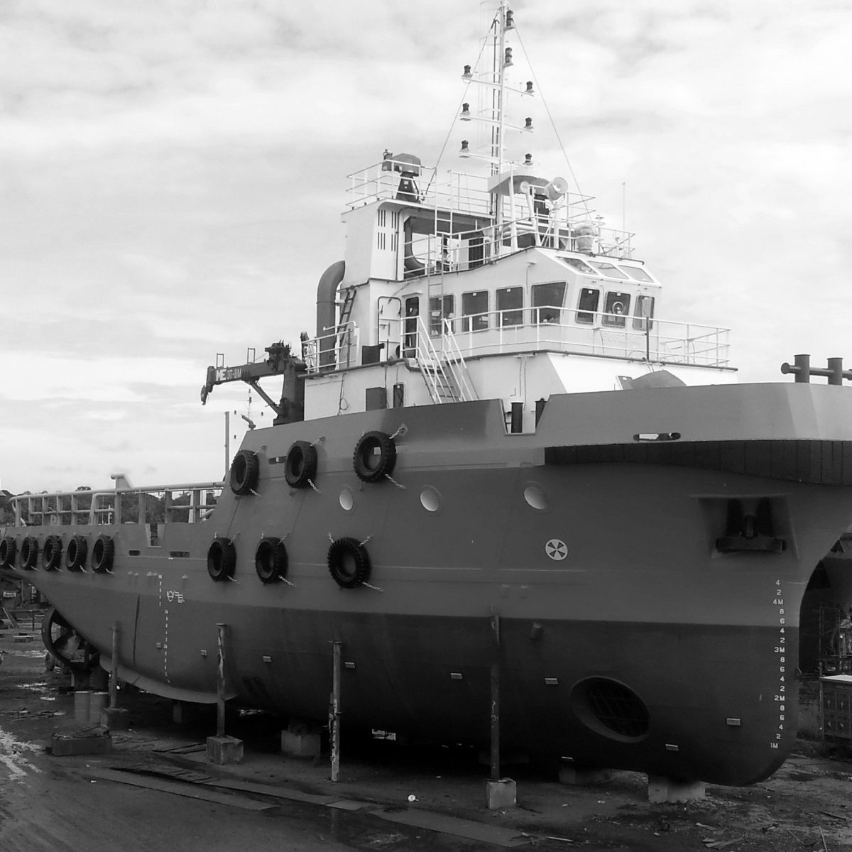 2800 HP Push Boat - Heartland Barge