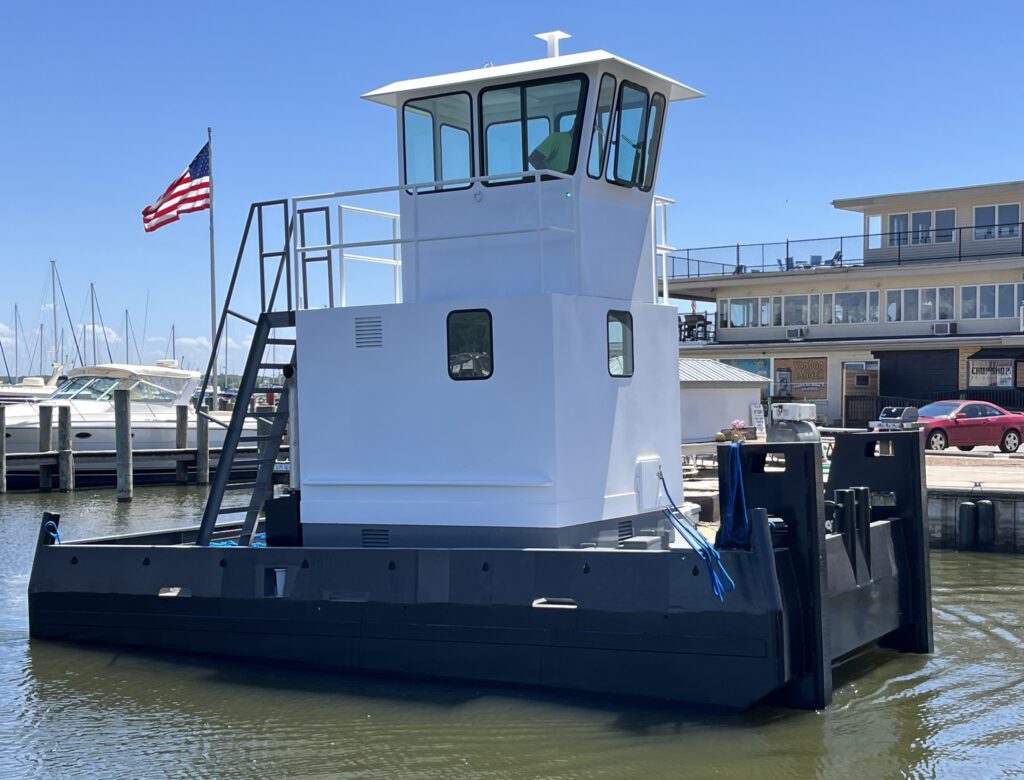 600 HP Truckable Push Boat - Heartland Barge
