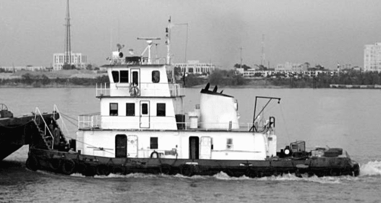 1200 HP Push Boat - Heartland Barge