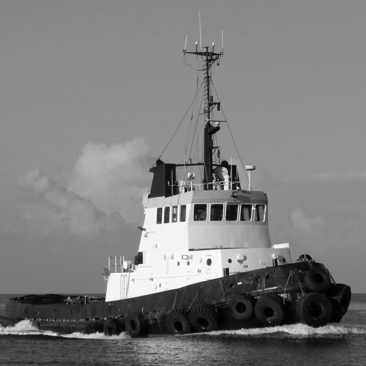 2520 HP Push Boat - Heartland Barge