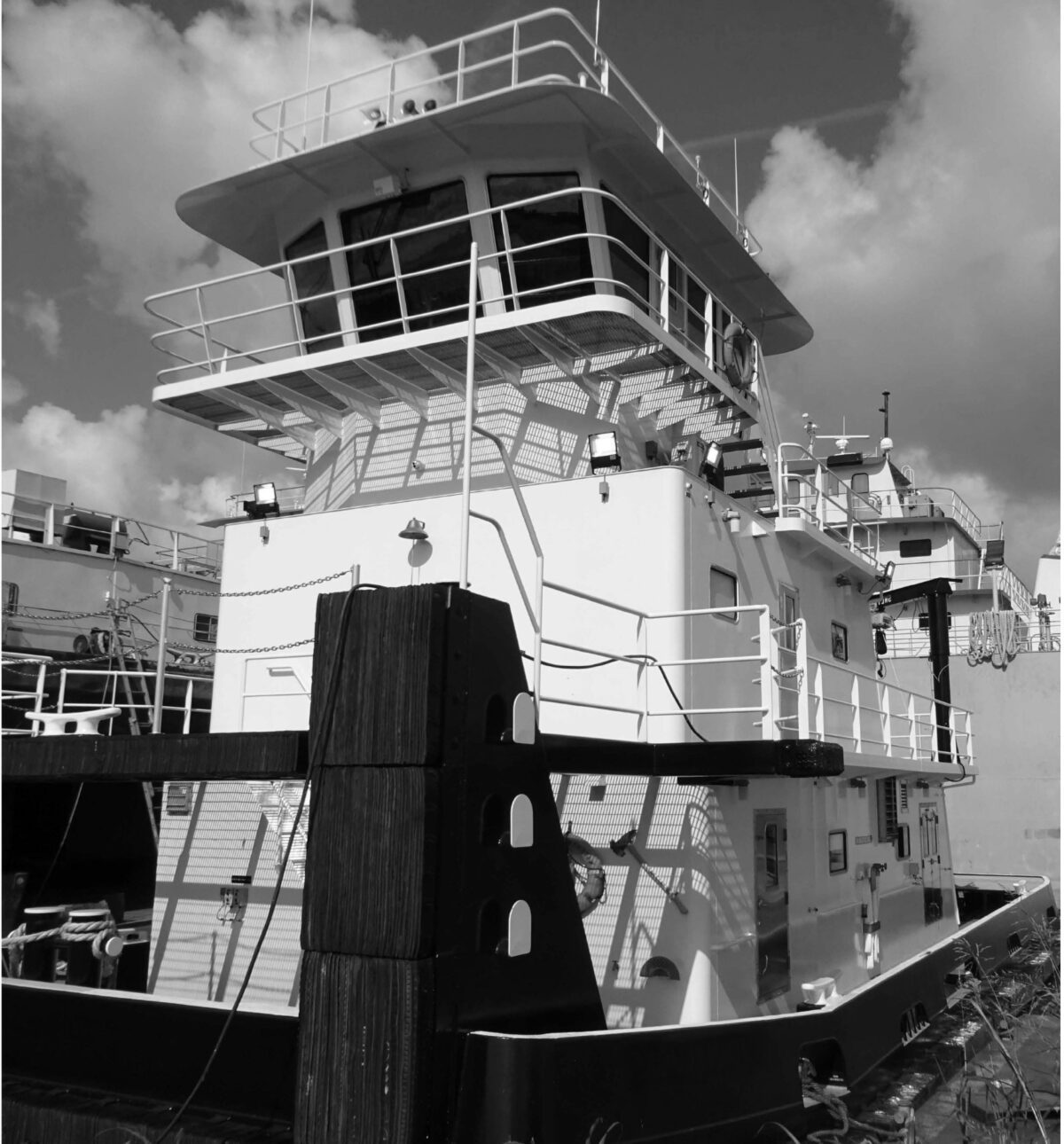 1600 HP Push Boat For Lease - Heartland Barge