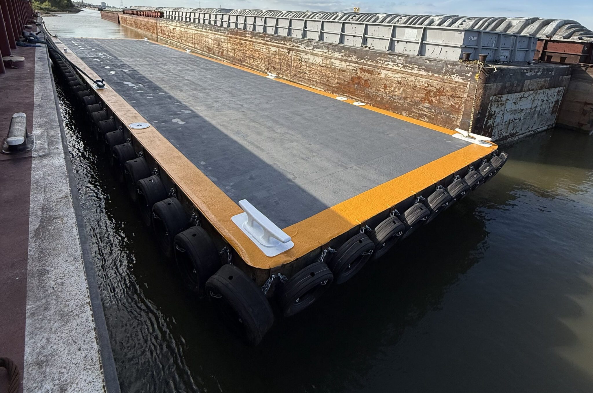 120' x 30' x 7' Deck Barge - Heartland Barge