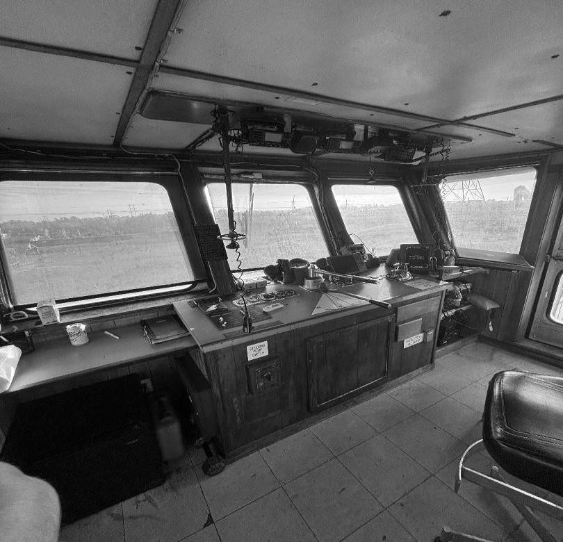 1000 HP Push Boat - Heartland Barge
