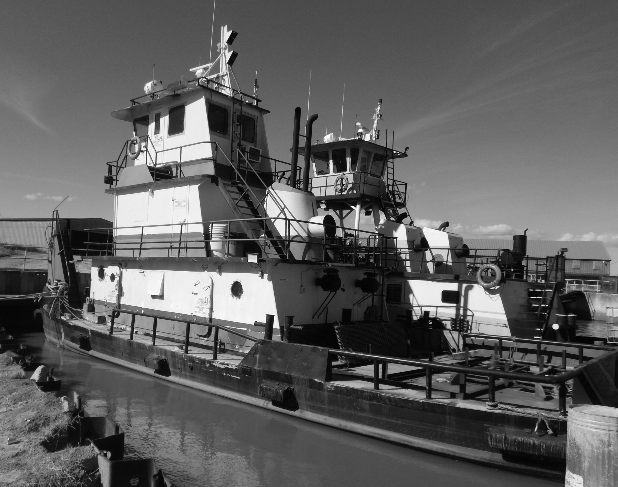 900 HP Push Boat - Heartland Barge