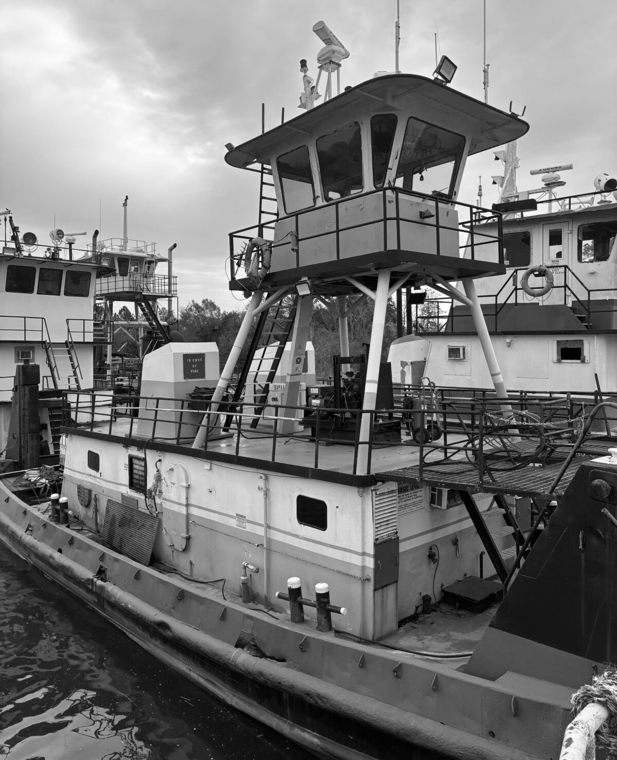 800 HP Push Boat - Heartland Barge