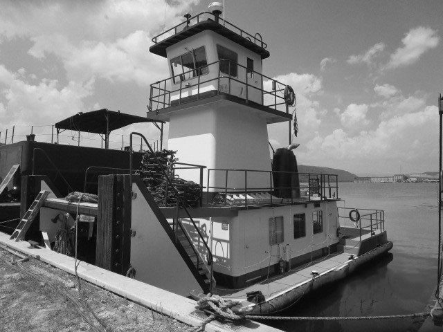 1320 HP Push Boat - Heartland Barge